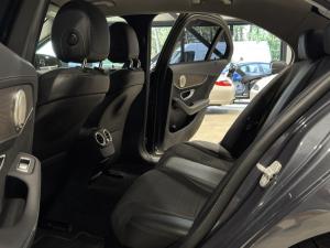 Pelēks Mercedes-Benz C 200 2014 Rīga, ar dzinēja tilpumu 2.00 L un nobraukumu 179 tūkst. km par 13990 €, foto 29 vietnē AUTOMOTO.COM.LV