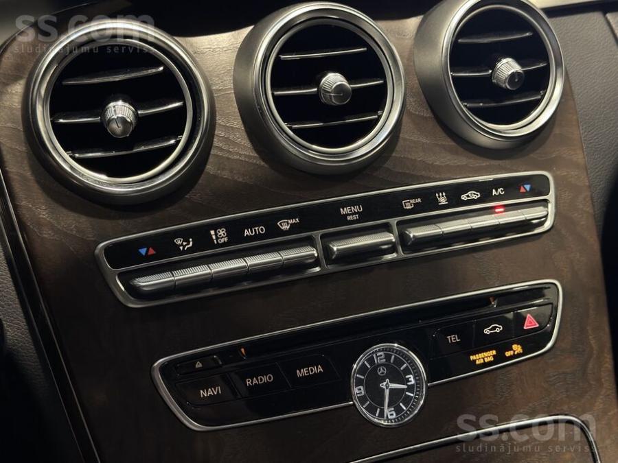 Grey Mercedes-Benz C 200 2014 in Riga, with an engine capacity of 2.00 L and mileage of 179 thousand km for 13990 €, photo 22 on AUTOMOTO.COM.LV