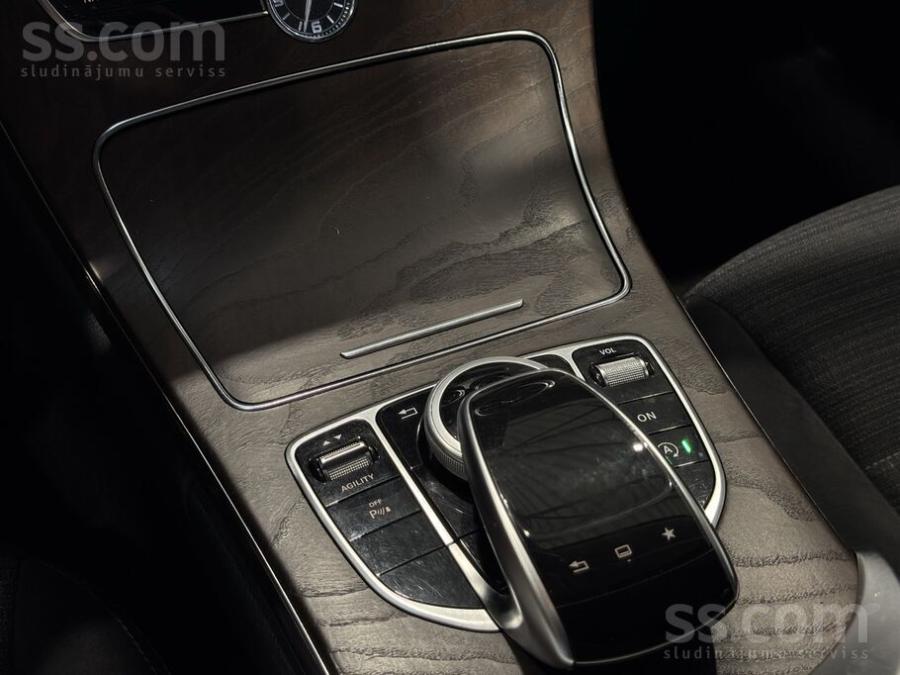 Grey Mercedes-Benz C 200 2014 in Riga, with an engine capacity of 2.00 L and mileage of 179 thousand km for 13990 €, photo 23 on AUTOMOTO.COM.LV