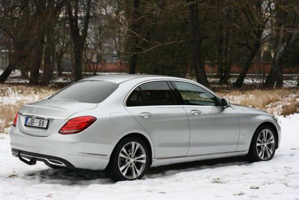 Grey Mercedes-Benz C 200 2015 in Jelgava, with an engine capacity of 1.60 L and mileage of 227 thousand km for 12200 €, photo 5 on AUTOMOTO.COM.LV