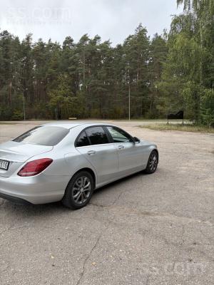 Grey Mercedes-Benz C 200 2015 in Jurmala, with an engine capacity of 1.60 L and mileage of 300 thousand km for 9200 €, photo 4 on AUTOMOTO.COM.LV