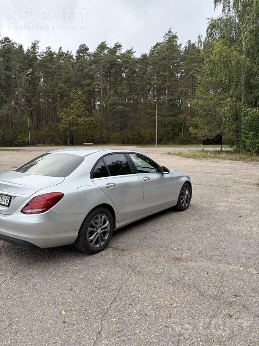 Grey Mercedes-Benz C 200 2015 in Jurmala, with an engine capacity of 1.60 L and mileage of 300 thousand km for 9200 €, photo 4 on AUTOMOTO.COM.LV