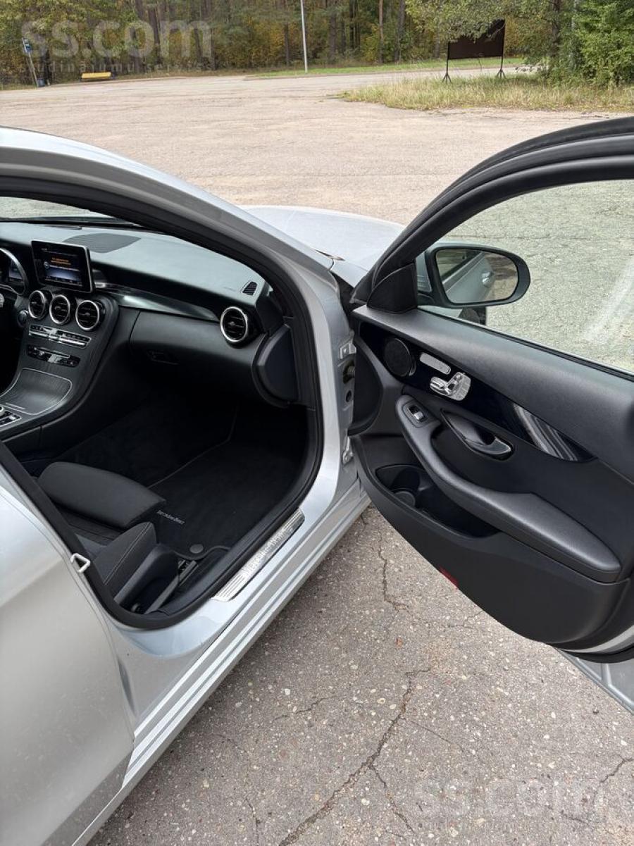 Grey Mercedes-Benz C 200 2015 in Jurmala, with an engine capacity of 1.60 L and mileage of 300 thousand km for 9200 €, photo 7 on AUTOMOTO.COM.LV