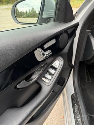 Grey Mercedes-Benz C 200 2015 in Jurmala, with an engine capacity of 1.60 L and mileage of 300 thousand km for 9200 €, photo 8 on AUTOMOTO.COM.LV