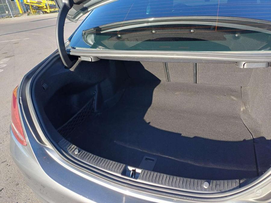 Grey Mercedes-Benz C 200 2017 in Taurage, with an engine capacity of 1.60 L and mileage of 168 thousand km for 12700 €, photo 4 on AUTOMOTO.COM.LV