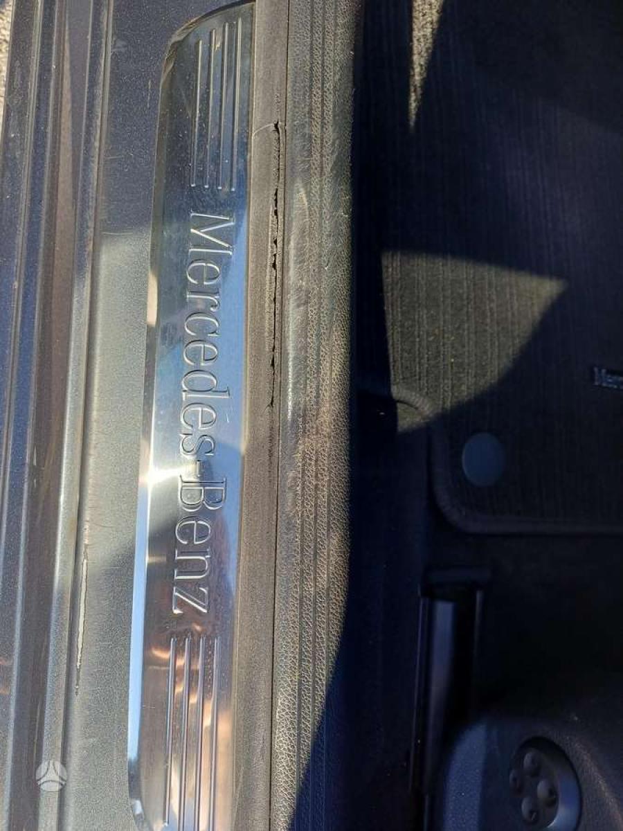 Grey Mercedes-Benz C 200 2017 in Taurage, with an engine capacity of 1.60 L and mileage of 168 thousand km for 12700 €, photo 9 on AUTOMOTO.COM.LV