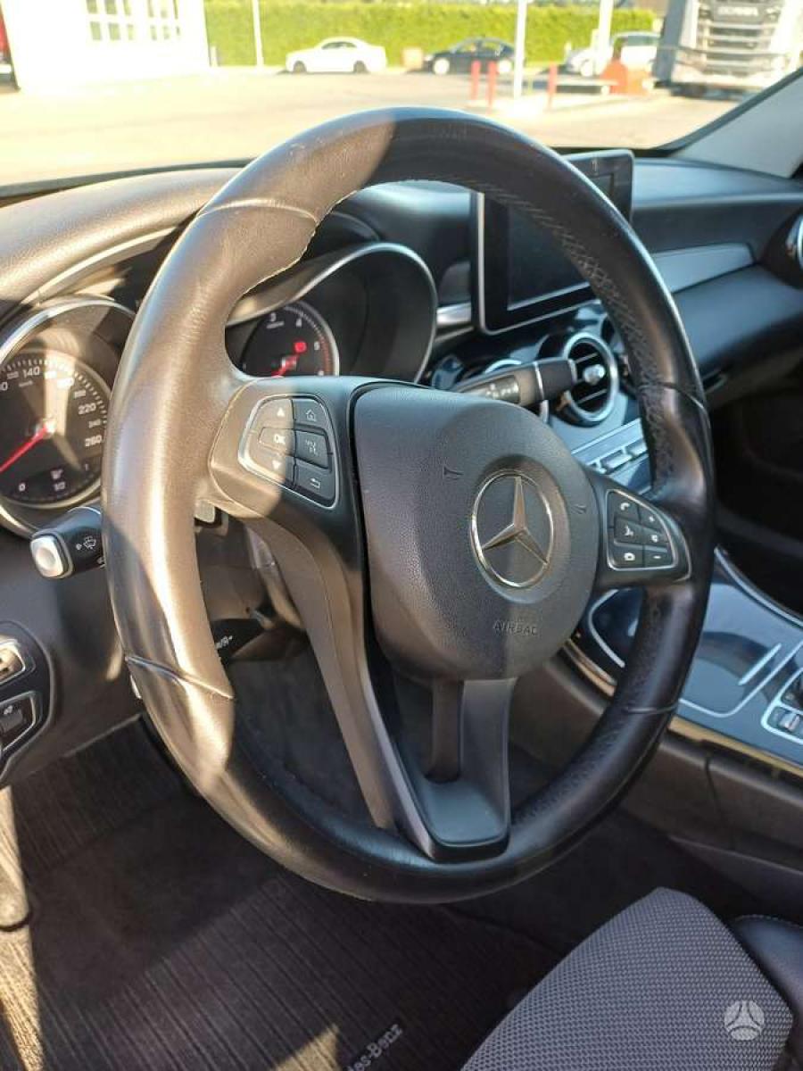 Grey Mercedes-Benz C 200 2017 in Taurage, with an engine capacity of 1.60 L and mileage of 168 thousand km for 12700 €, photo 10 on AUTOMOTO.COM.LV