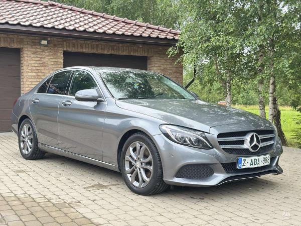 Pelēks Mercedes-Benz C 200 2017 Viļņa, ar dzinēja tilpumu 2.20 L un nobraukumu 105 tūkst. km par 18500 €, foto 3 vietnē AUTOMOTO.COM.LV
