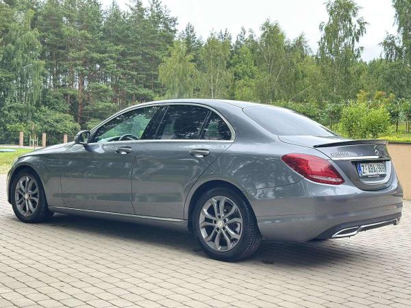 Pelēks Mercedes-Benz C 200 2017 Viļņa, ar dzinēja tilpumu 2.20 L un nobraukumu 105 tūkst. km par 18500 €, foto 5 vietnē AUTOMOTO.COM.LV