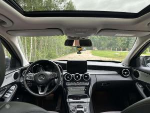 Grey Mercedes-Benz C 200 2017 in Vilnius, with an engine capacity of 2.20 L and mileage of 105 thousand km for 18500 €, photo 8 on AUTOMOTO.COM.LV