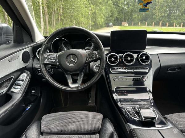 Pelēks Mercedes-Benz C 200 2017 Viļņa, ar dzinēja tilpumu 2.20 L un nobraukumu 105 tūkst. km par 18500 €, foto 8 vietnē AUTOMOTO.COM.LV