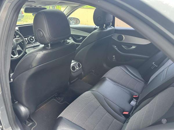 Pelēks Mercedes-Benz C 200 2017 Viļņa, ar dzinēja tilpumu 2.20 L un nobraukumu 105 tūkst. km par 18500 €, foto 9 vietnē AUTOMOTO.COM.LV