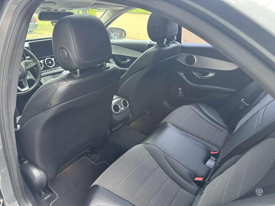 Grey Mercedes-Benz C 200 2017 in Vilnius, with an engine capacity of 2.20 L and mileage of 105 thousand km for 18500 €, photo 10 on AUTOMOTO.COM.LV