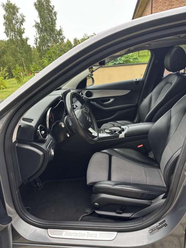 Pelēks Mercedes-Benz C 200 2017 Viļņa, ar dzinēja tilpumu 2.20 L un nobraukumu 105 tūkst. km par 18500 €, foto 10 vietnē AUTOMOTO.COM.LV