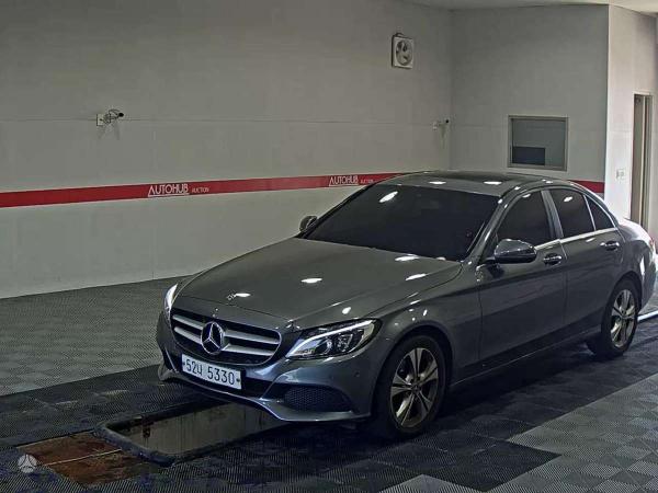 Grey Mercedes-Benz C 200 2018 in Kaunas, with an engine capacity of 1.60 L and mileage of 134 thousand km for 15300 €, photo 1 on AUTOMOTO.COM.LV