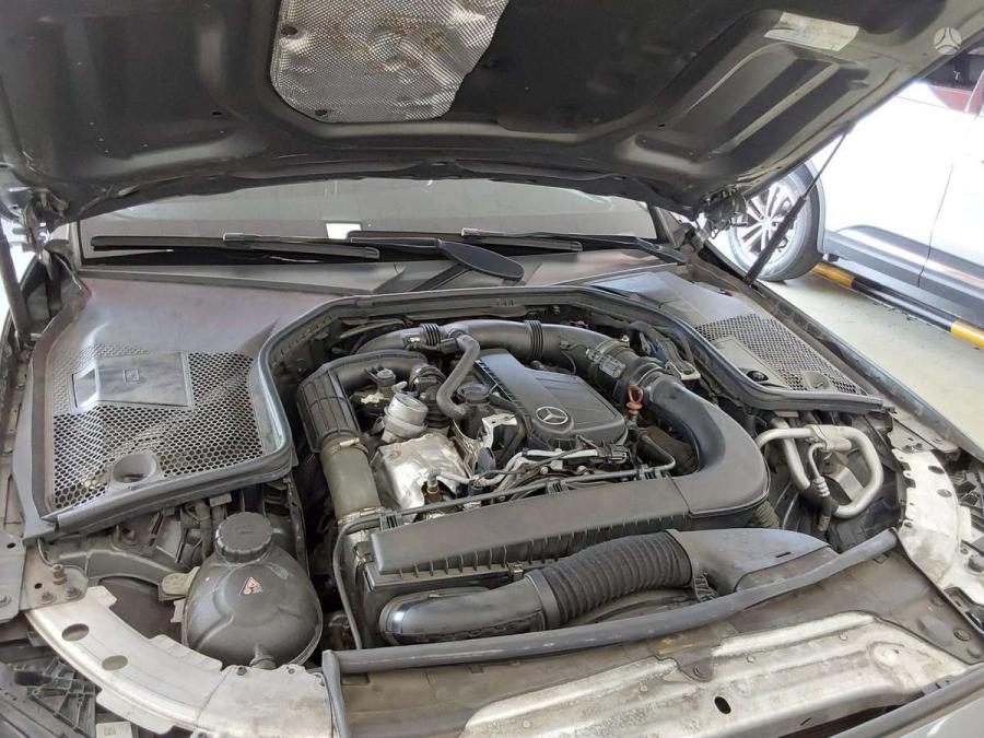 Grey Mercedes-Benz C 200 2018 in Kaunas, with an engine capacity of 1.60 L and mileage of 134 thousand km for 15300 €, photo 13 on AUTOMOTO.COM.LV