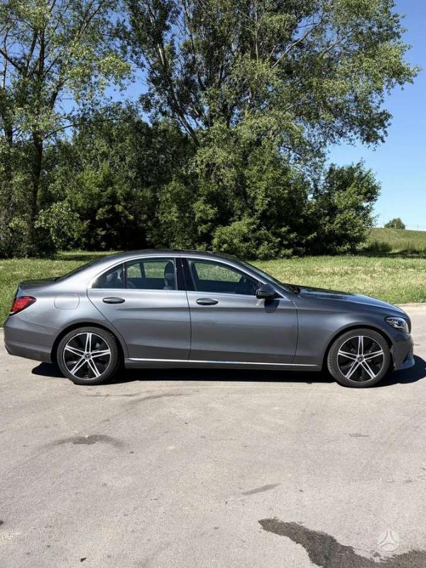 Grey Mercedes-Benz C 200 2019 in Vilnius, with an engine capacity of 1.50 L and mileage of 125 thousand km for 21400 €, photo 6 on AUTOMOTO.COM.LV