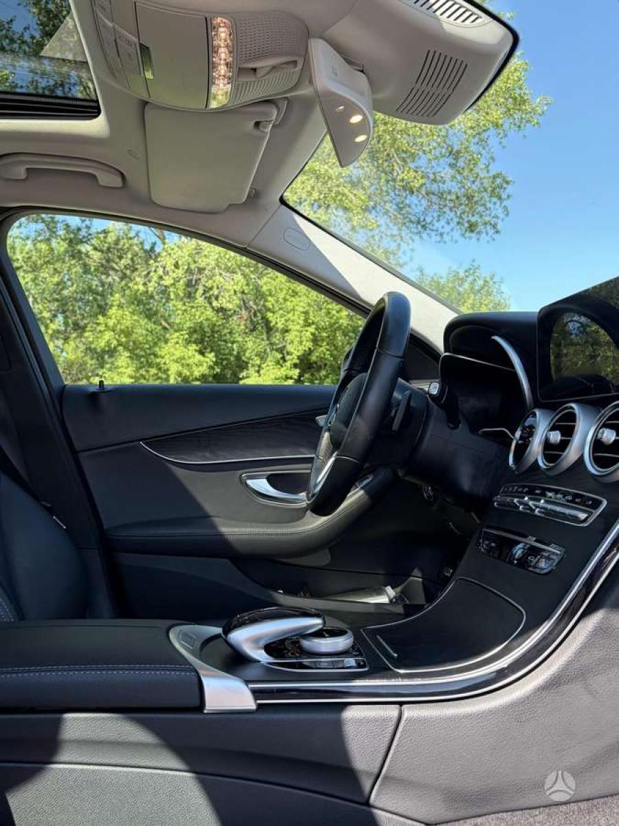 Grey Mercedes-Benz C 200 2019 in Vilnius, with an engine capacity of 1.50 L and mileage of 125 thousand km for 21400 €, photo 18 on AUTOMOTO.COM.LV
