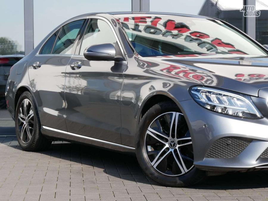 Pelēks Mercedes-Benz C 200 2020 Kauņa, ar dzinēja tilpumu 1.50 L un nobraukumu 80 tūkst. km par 28374 €, foto 6 vietnē AUTOMOTO.COM.LV
