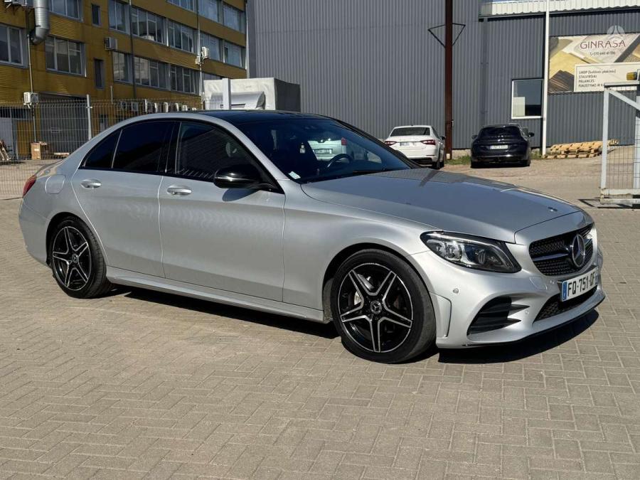 Grey Mercedes-Benz C 200 2020 in Taurage, with an engine capacity of 1.60 L and mileage of 330 thousand km for 15300 €, photo 3 on AUTOMOTO.COM.LV