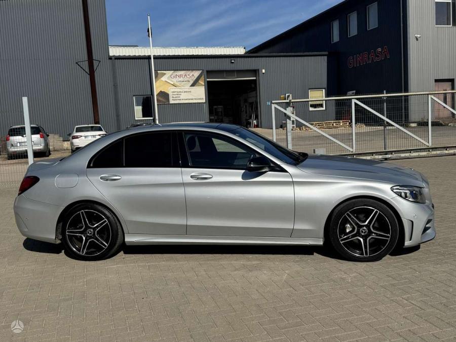 Grey Mercedes-Benz C 200 2020 in Taurage, with an engine capacity of 1.60 L and mileage of 330 thousand km for 15300 €, photo 7 on AUTOMOTO.COM.LV