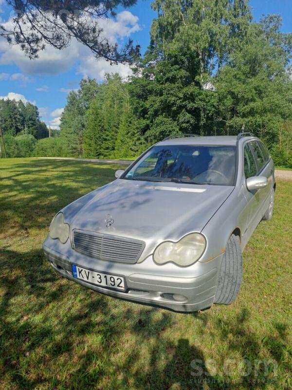 Серый Мерседес Ц 200 2002 в Алуксне, объемом двигателя 2.20 л и пробегом 415 тыс. км за 1200 €, фото 1 на AUTOMOTO.COM.LV