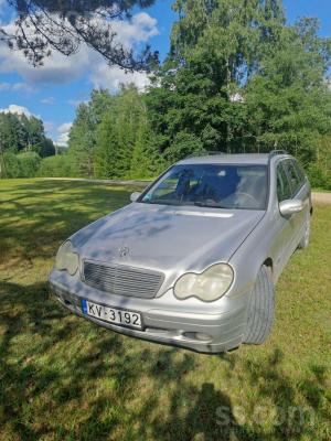Grey Mercedes-Benz C 200 2002 in Aluksne, with an engine capacity of 2.20 L and mileage of 415 thousand km for 1200 €, photo  on AUTOMOTO.COM.LV