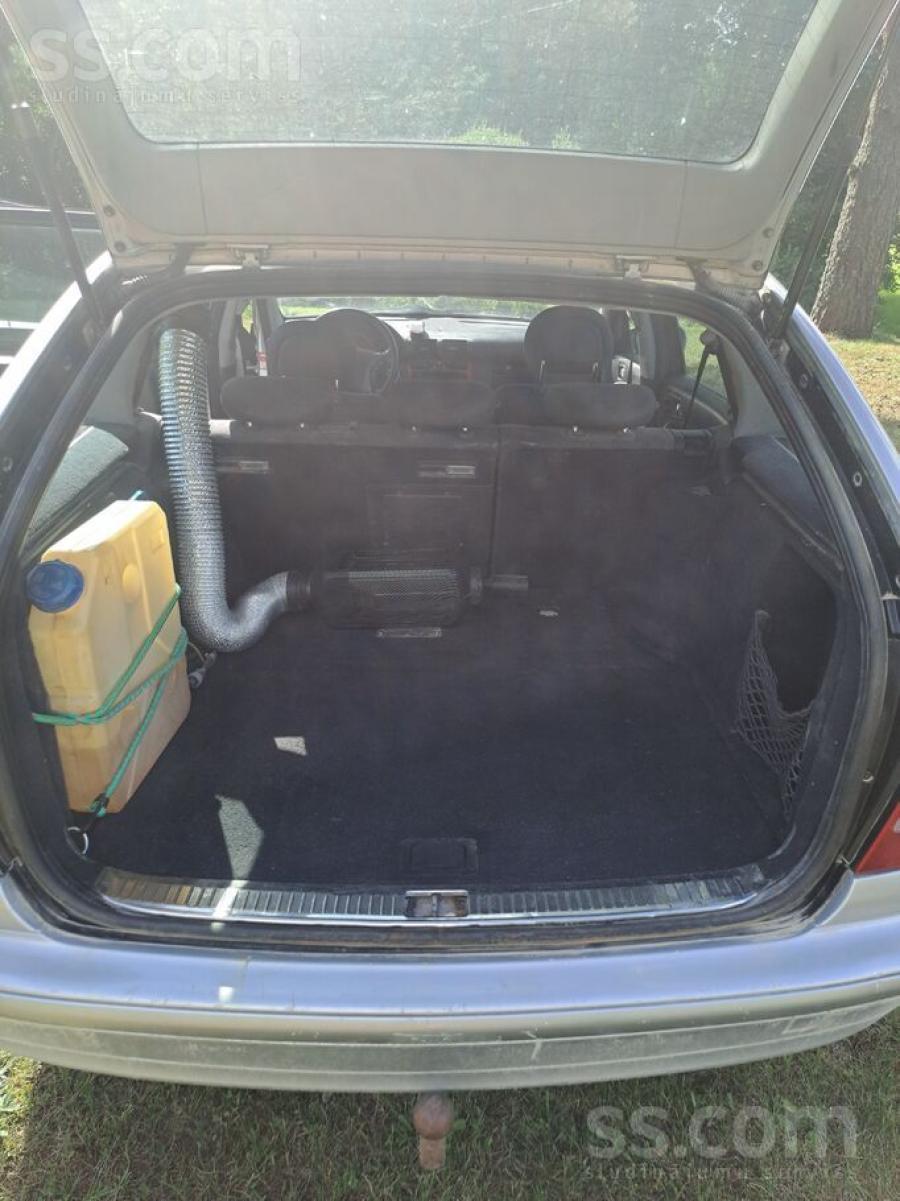 Grey Mercedes-Benz C 200 2002 in Aluksne, with an engine capacity of 2.20 L and mileage of 415 thousand km for 1200 €, photo 10 on AUTOMOTO.COM.LV