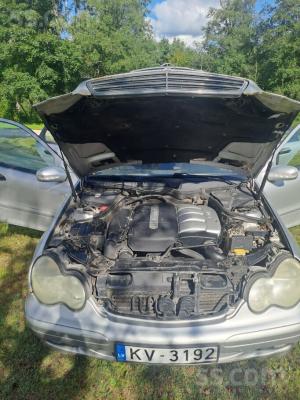 Grey Mercedes-Benz C 200 2002 in Aluksne, with an engine capacity of 2.20 L and mileage of 415 thousand km for 1200 €, photo 11 on AUTOMOTO.COM.LV