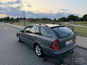 Grey Mercedes-Benz C 200 2003 in Ventspils, with an engine capacity of 2.20 L and mileage of 358 thousand km for 1750 €, photo 4 on AUTOMOTO.COM.LV