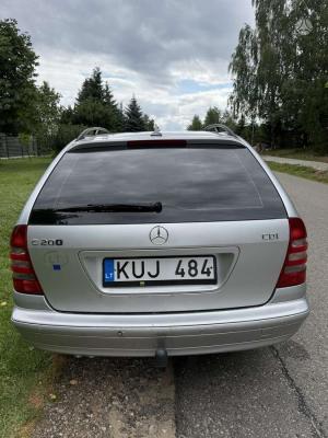 Grey Mercedes-Benz C 200 2003 in Vilnius, with an engine capacity of 2.15 L and mileage of 339 thousand km for 1650 €, photo 9 on AUTOMOTO.COM.LV