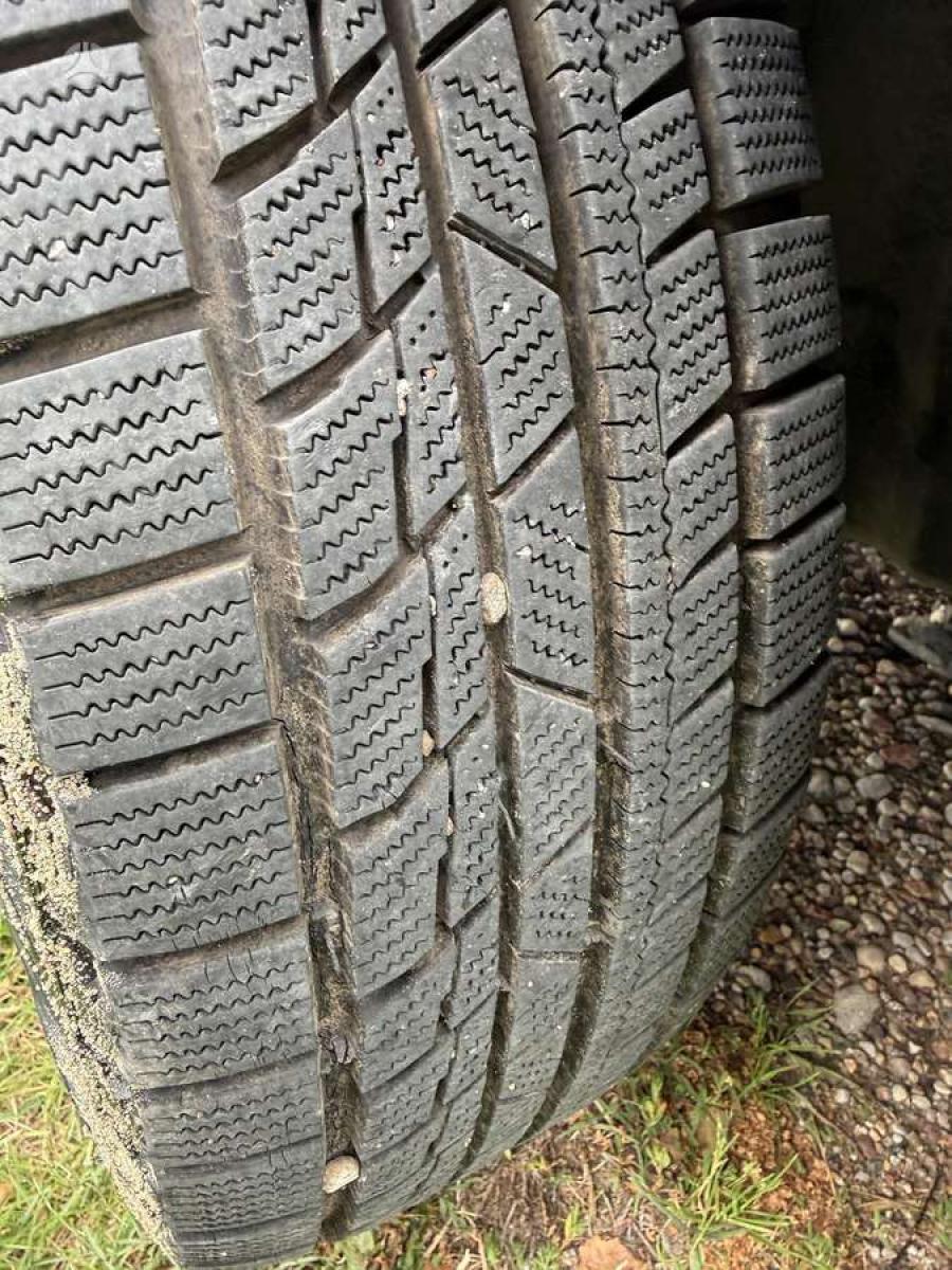 Grey Mercedes-Benz C 200 2003 in Vilnius, with an engine capacity of 2.15 L and mileage of 339 thousand km for 1650 €, photo 18 on AUTOMOTO.COM.LV