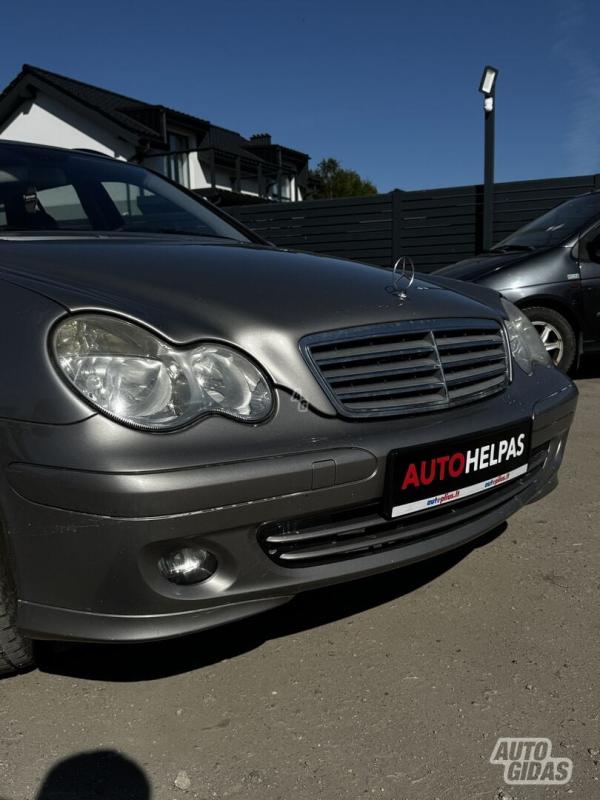 Pelēks Mercedes-Benz C 200 2005 Klaipėda, ar dzinēja tilpumu 2.20 L un nobraukumu 324 tūkst. km par 2150 €, foto 4 vietnē AUTOMOTO.COM.LV