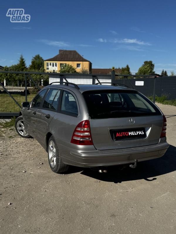 Pelēks Mercedes-Benz C 200 2005 Klaipėda, ar dzinēja tilpumu 2.20 L un nobraukumu 324 tūkst. km par 2150 €, foto 5 vietnē AUTOMOTO.COM.LV