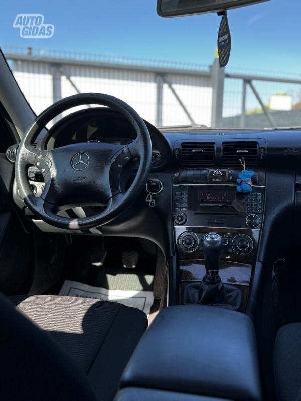 Pelēks Mercedes-Benz C 200 2005 Klaipėda, ar dzinēja tilpumu 2.20 L un nobraukumu 324 tūkst. km par 2150 €, foto 10 vietnē AUTOMOTO.COM.LV