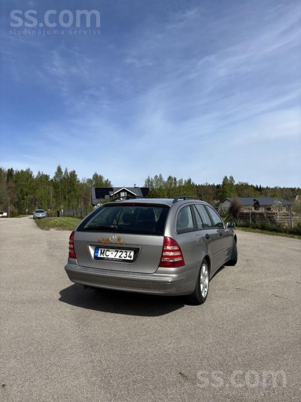Pelēks Mercedes-Benz C 200 2006 Rīga, ar dzinēja tilpumu 2.20 L un nobraukumu 435 tūkst. km par 1300 €, foto 4 vietnē AUTOMOTO.COM.LV