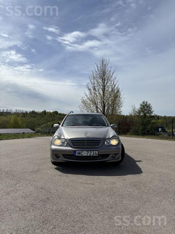 Pelēks Mercedes-Benz C 200 2006 Rīga, ar dzinēja tilpumu 2.20 L un nobraukumu 435 tūkst. km par 1300 €, foto 7 vietnē AUTOMOTO.COM.LV