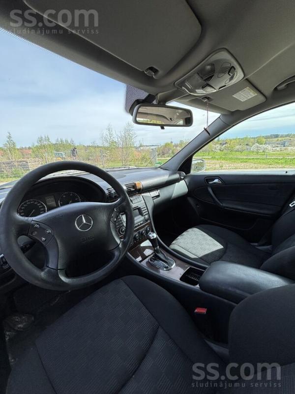 Pelēks Mercedes-Benz C 200 2006 Rīga, ar dzinēja tilpumu 2.20 L un nobraukumu 435 tūkst. km par 1300 €, foto 9 vietnē AUTOMOTO.COM.LV