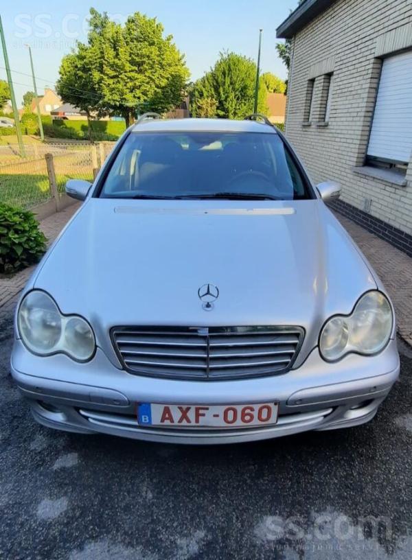 Grey Mercedes-Benz C 200 2006 in Gulbene, with an engine capacity of 2.10 L and mileage of 252 thousand km for 3000 €, photo 2 on AUTOMOTO.COM.LV