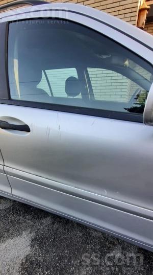 Grey Mercedes-Benz C 200 2006 in Gulbene, with an engine capacity of 2.10 L and mileage of 252 thousand km for 3000 €, photo 5 on AUTOMOTO.COM.LV