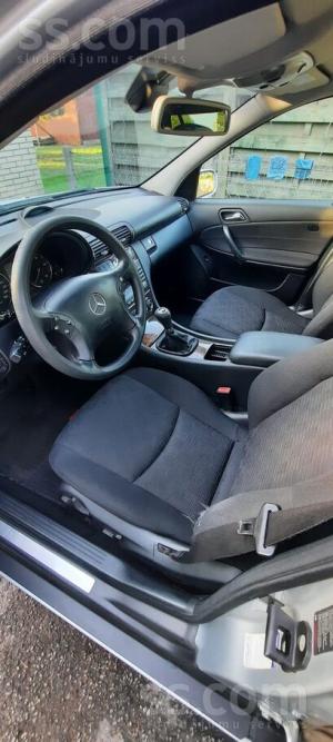 Grey Mercedes-Benz C 200 2006 in Gulbene, with an engine capacity of 2.10 L and mileage of 252 thousand km for 3000 €, photo 6 on AUTOMOTO.COM.LV