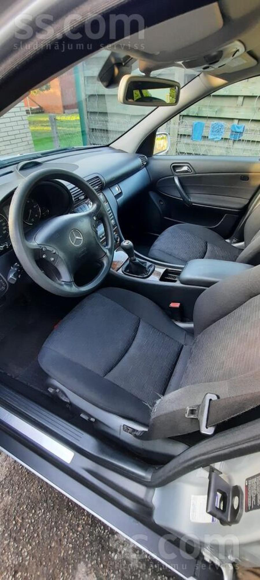 Grey Mercedes-Benz C 200 2006 in Gulbene, with an engine capacity of 2.10 L and mileage of 252 thousand km for 3000 €, photo 6 on AUTOMOTO.COM.LV