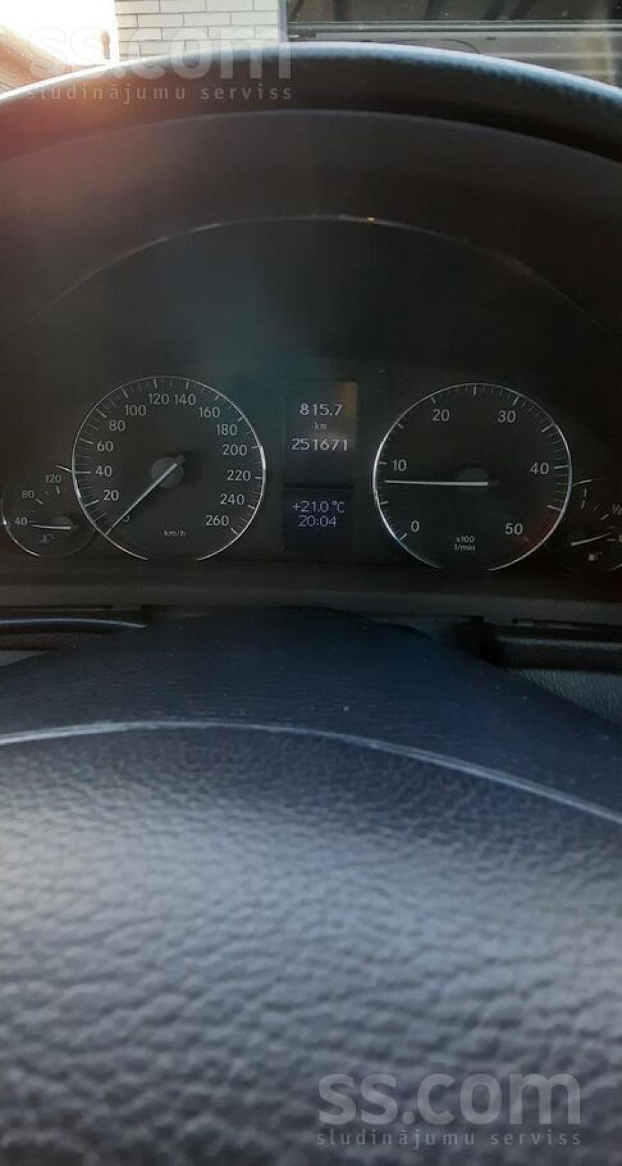 Grey Mercedes-Benz C 200 2006 in Gulbene, with an engine capacity of 2.10 L and mileage of 252 thousand km for 3000 €, photo 9 on AUTOMOTO.COM.LV