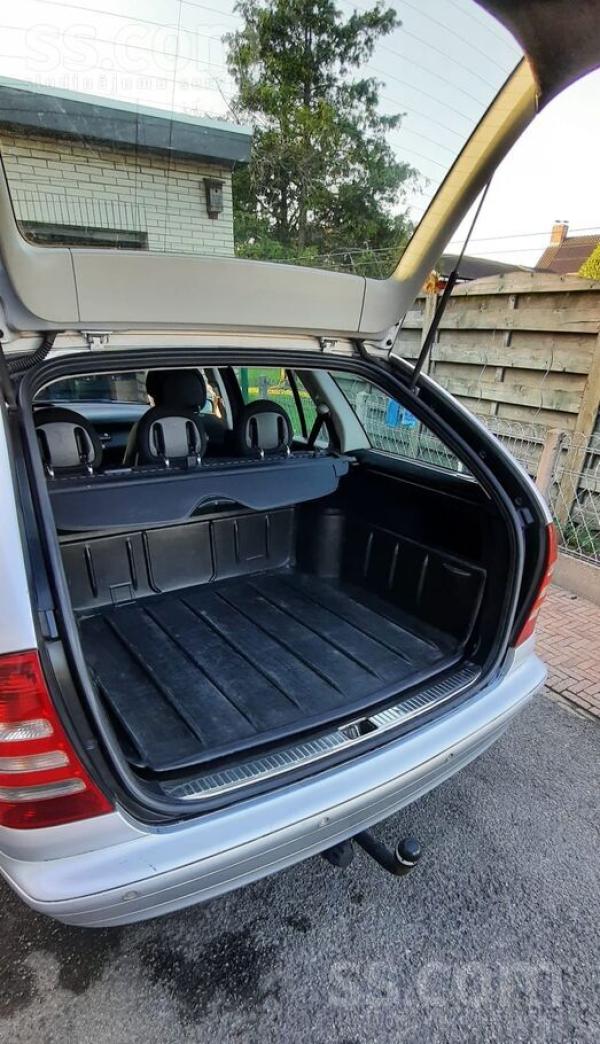 Grey Mercedes-Benz C 200 2006 in Gulbene, with an engine capacity of 2.10 L and mileage of 252 thousand km for 3000 €, photo 10 on AUTOMOTO.COM.LV