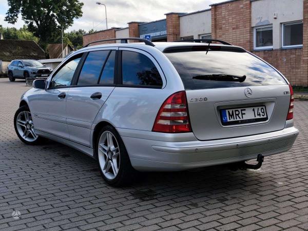 Pelēks Mercedes-Benz C 200 2006 Anykščiai, ar dzinēja tilpumu 2.20 L un nobraukumu 350 tūkst. km par 1850 €, foto 5 vietnē AUTOMOTO.COM.LV