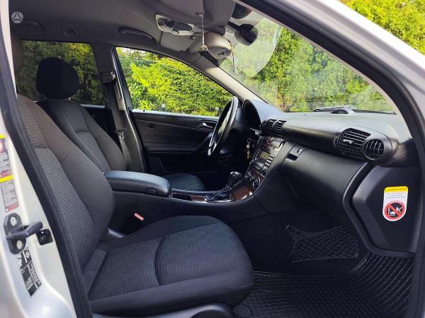 Pelēks Mercedes-Benz C 200 2006 Anykščiai, ar dzinēja tilpumu 2.20 L un nobraukumu 350 tūkst. km par 1850 €, foto 7 vietnē AUTOMOTO.COM.LV