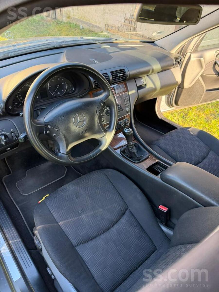 Grey Mercedes-Benz C 200 2007 in Liepaja, with an engine capacity of 2.10 L and mileage of 256 thousand km for 2600 €, photo 7 on AUTOMOTO.COM.LV