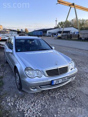 Grey Mercedes-Benz C 200 2007 in Riga, with an engine capacity of 2.00 L and mileage of 431 thousand km for 1500 €, photo  on AUTOMOTO.COM.LV