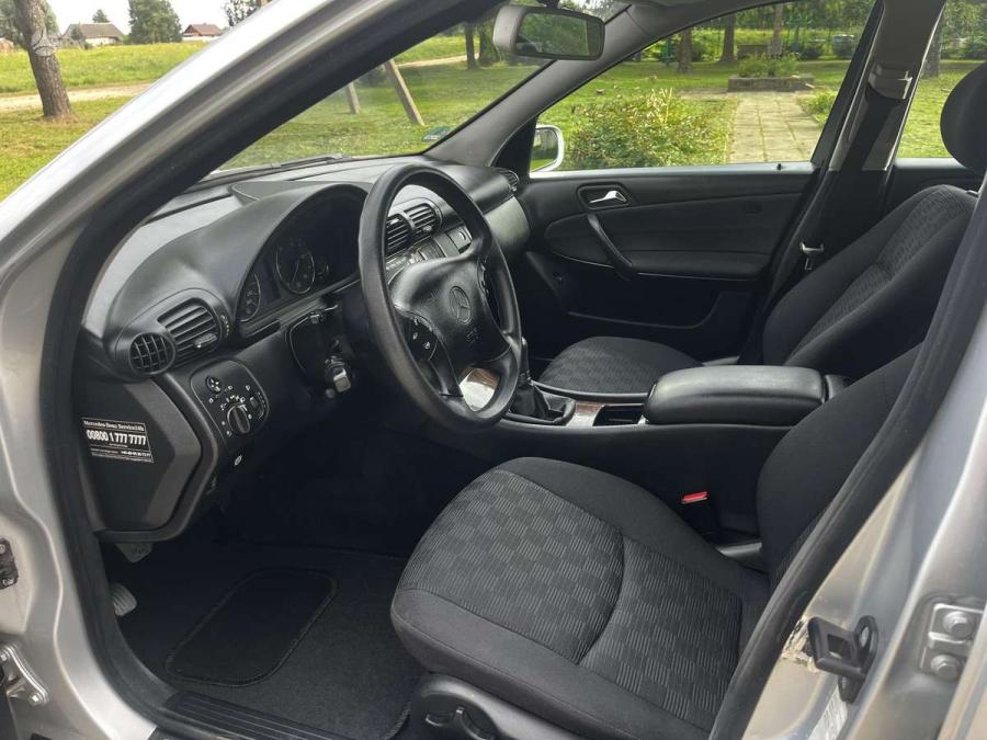 Pelēks Mercedes-Benz C 200 2007 Marijampole, ar dzinēja tilpumu 2.20 L un nobraukumu 270 tūkst. km par 2850 €, foto 10 vietnē AUTOMOTO.COM.LV