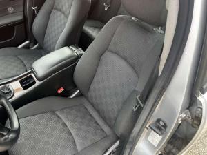 Pelēks Mercedes-Benz C 200 2007 Marijampole, ar dzinēja tilpumu 2.20 L un nobraukumu 270 tūkst. km par 2850 €, foto 11 vietnē AUTOMOTO.COM.LV